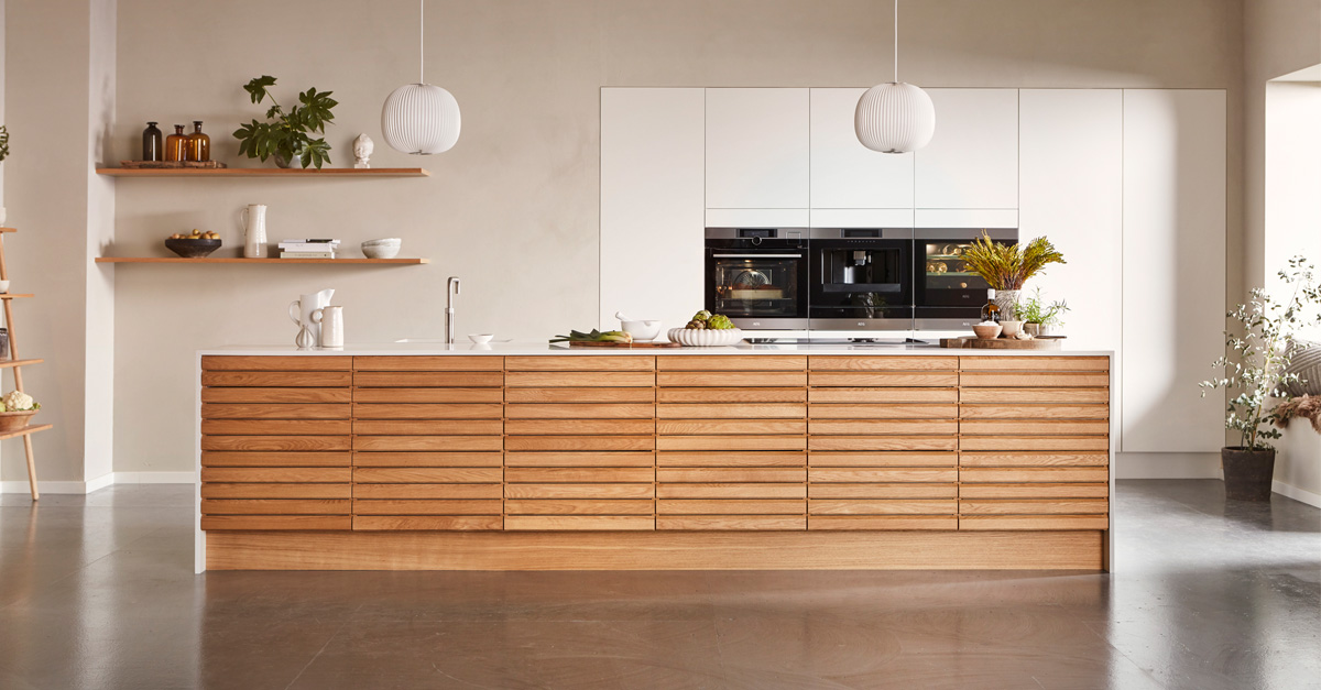 Nordic Spirit slat kitchen - Elegant, solid wood slats | HTH